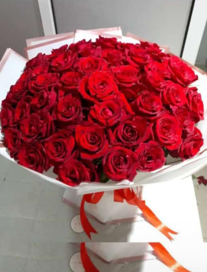 Red roses – Flowerexpression