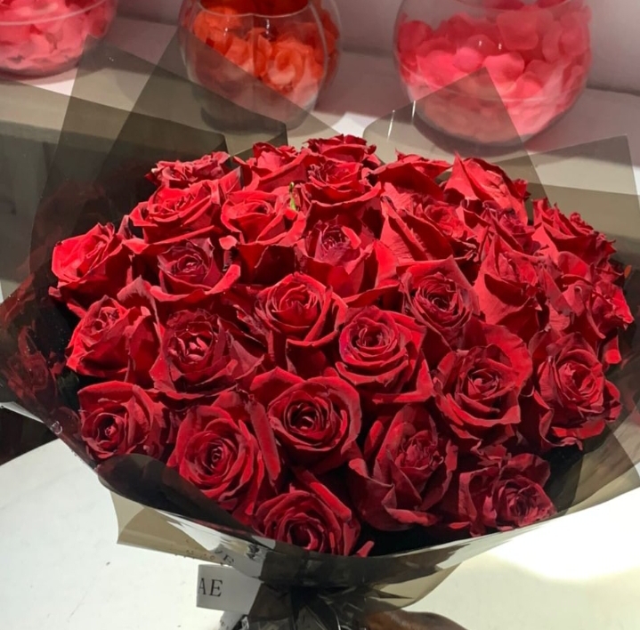 Red roses – Flowerexpression