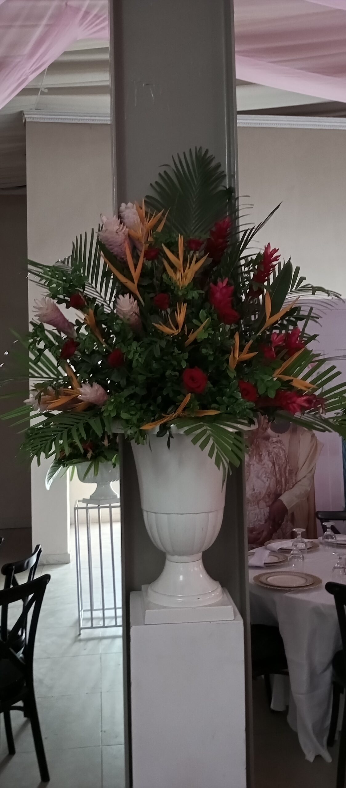 Tropical flora design – Flowerexpression